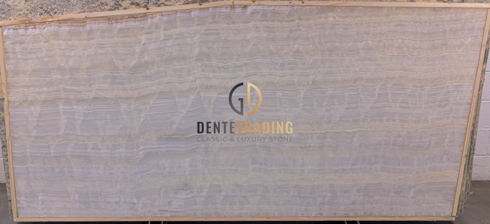 Avorio Onyx 10472 2cm Polished 101±X45± - Dente Trading